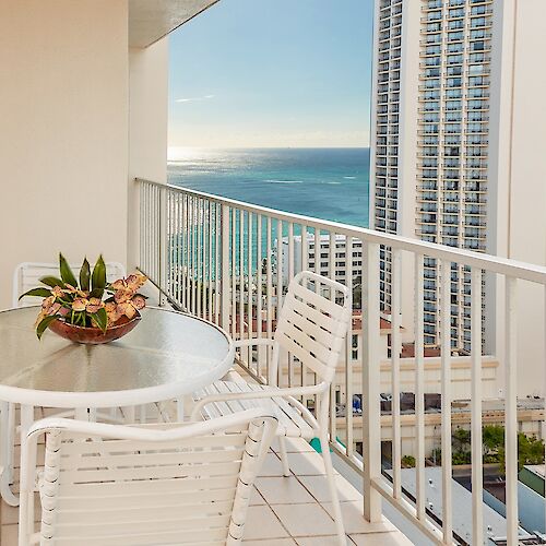 Pacific Monarch™ - Honolulu-Waikiki Hotel With Ocean View Rooms ...